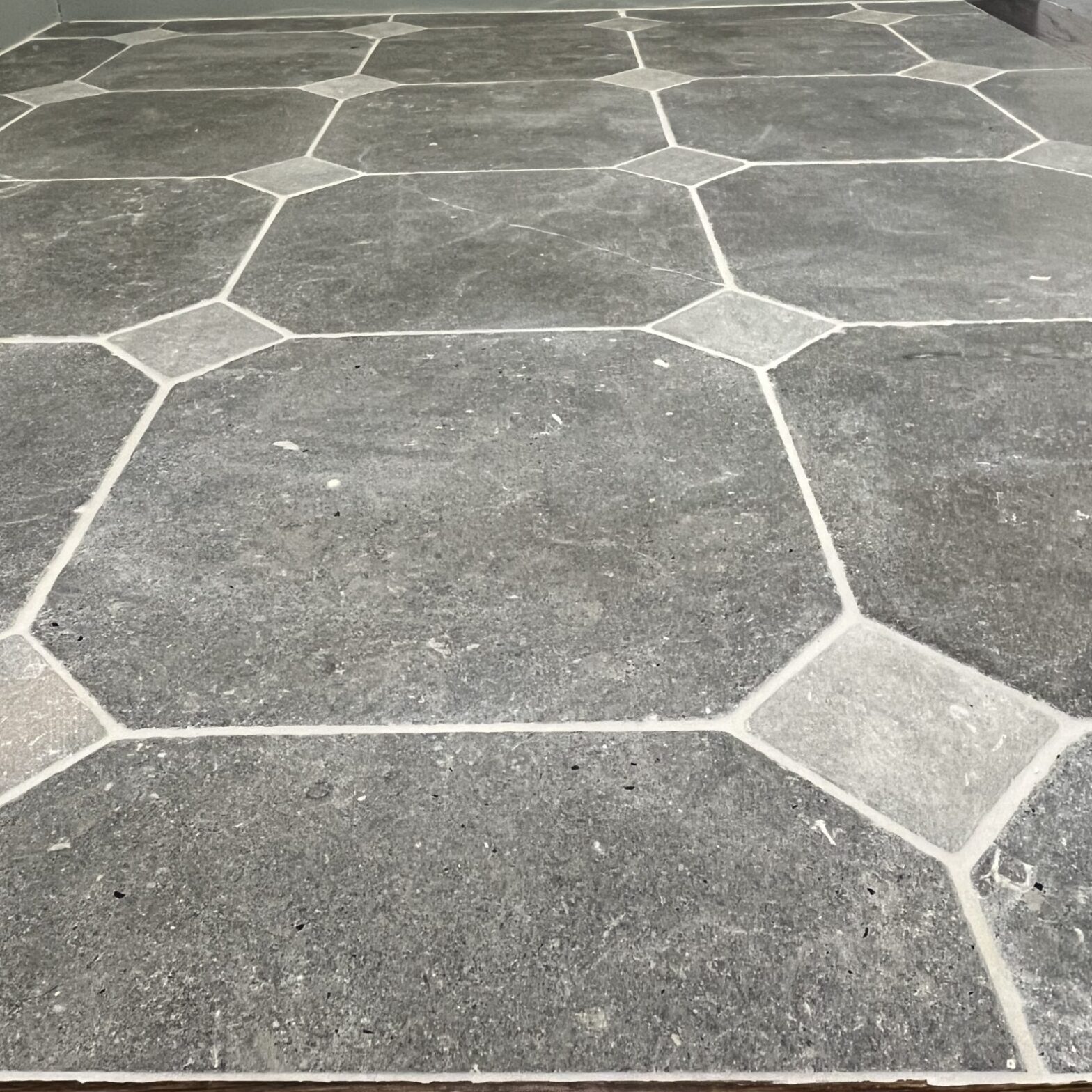 St. Bleu Loire Bar | Limestone – 16x16 in. Octagon & 4x4 in. Cabochon ...